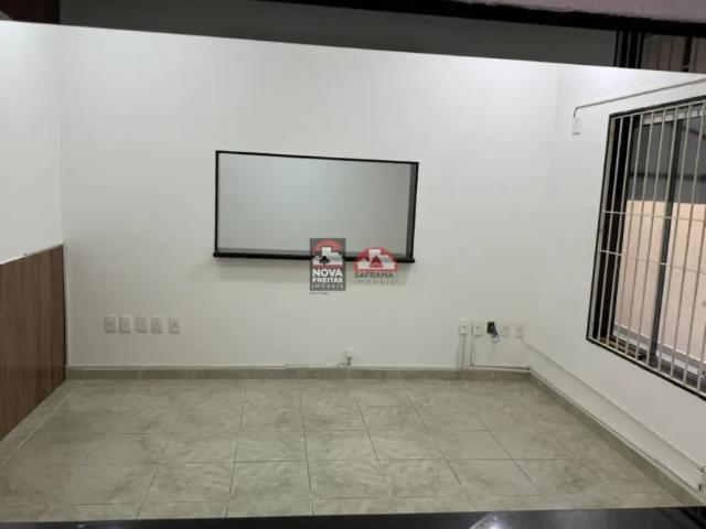 Sobrado disponível para locação no coração de Caraguatatuba, ideal para comercio!