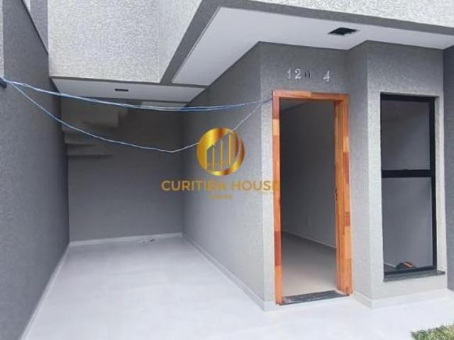 Sobrado dois quartos com vaga de garagem