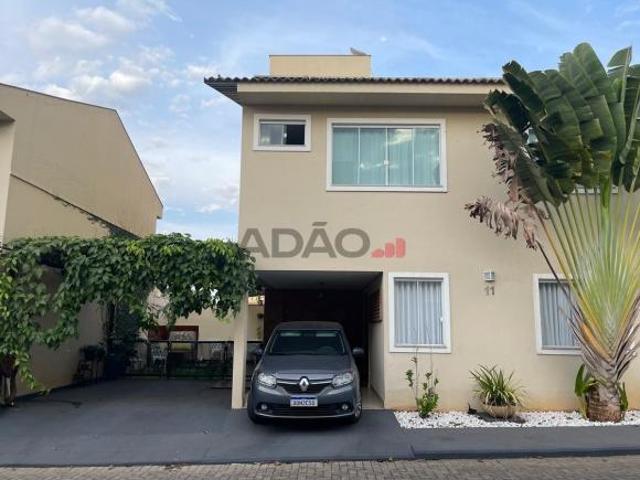 Sobrado Excelente Casa em Condomínio com 3 Quarto s por R$ 870000.00 no setor Jardim Imperial AU35