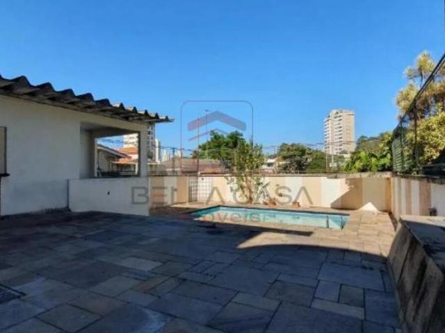 Sobrado excelente com localização privilegiada