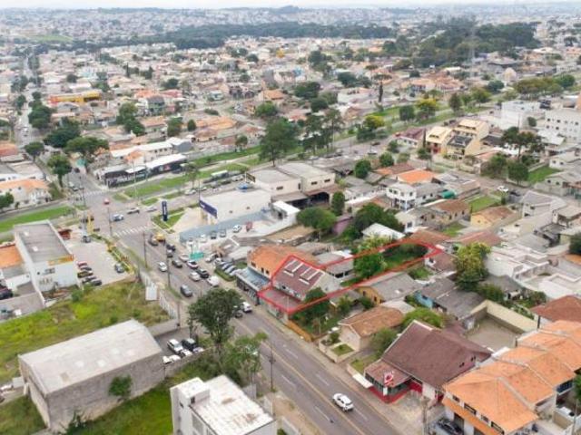 Sobrado Exclusivo à Venda em Curitiba Pinheirinho – 210 m², Terreno 576 m²
