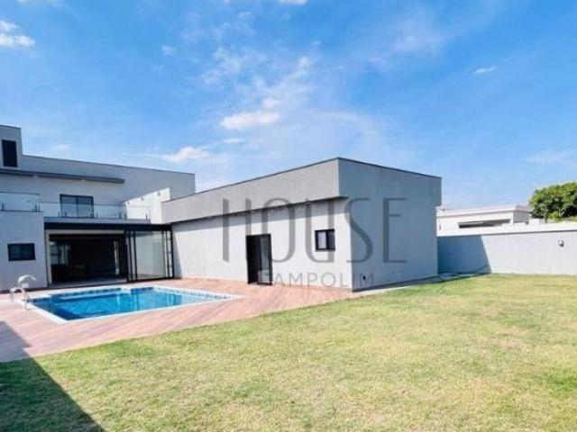 Sobrado exclusivo no Condomínio São Patrick em Sorocaba – 528m², 4 suítes, sala privativa, piscina