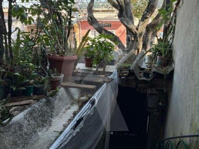 Sobrado e casa nos fundos, 3 Quartos, 4 Vagas de Garagem no Tremembé
