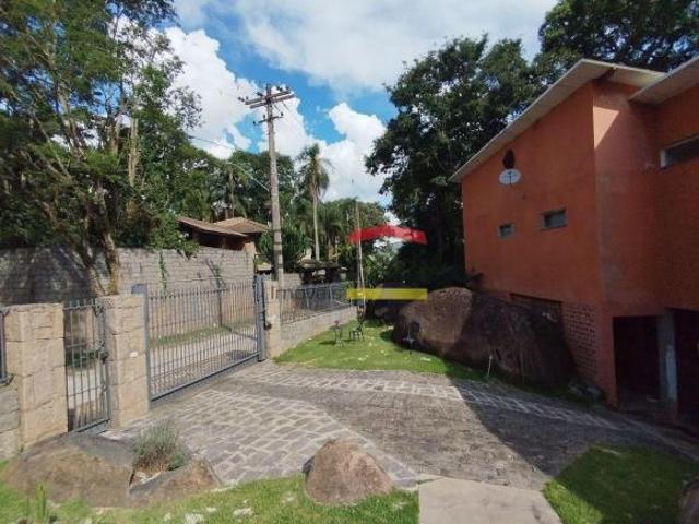 Sobrado em Mairiporã Avarandada 200m² 3 dormitórios, 1 suíte, 5 vagas