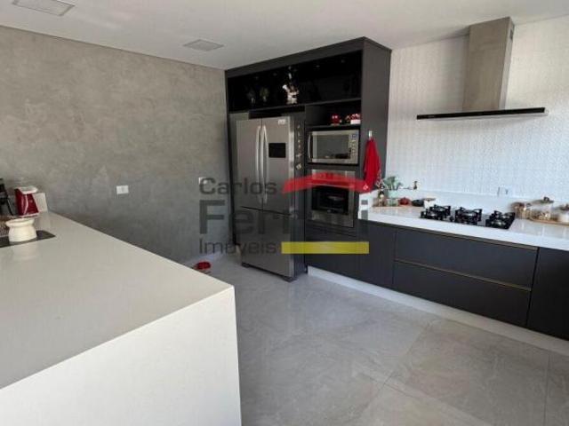 Sobrado em Mairiporã, 4 Suites, 6 vagas para automoveis