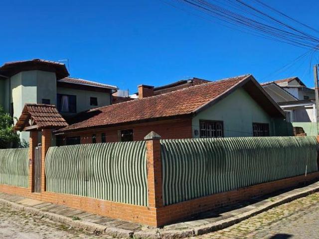 Sobrado em Núcleo Habitacional Doutor Abranches Guimarães, Campo Largo/PR
