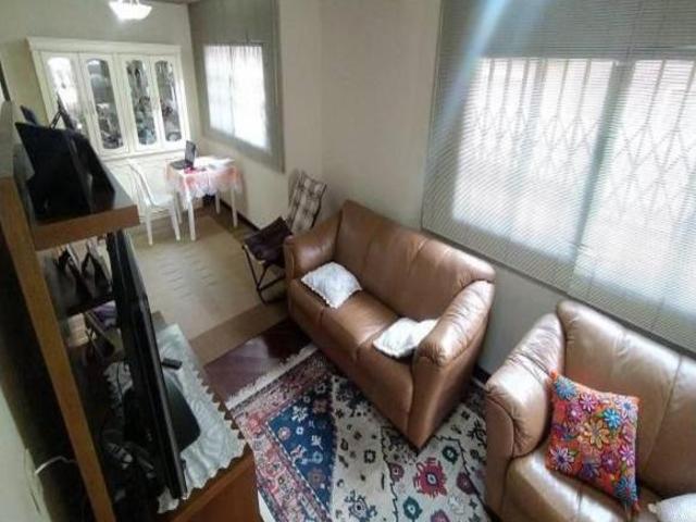 Sobrado em ótima localização 04 quartos c/suíte no Bacacheri em Curitiba PR