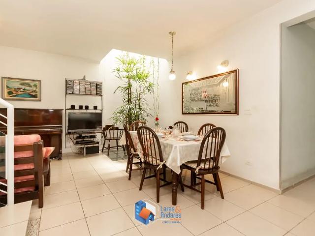 Sobrado em Osvaldo Cruz, São Caetano do Sul/SP de 273m² 4 quartos à venda por R$ 1.399.000,00
