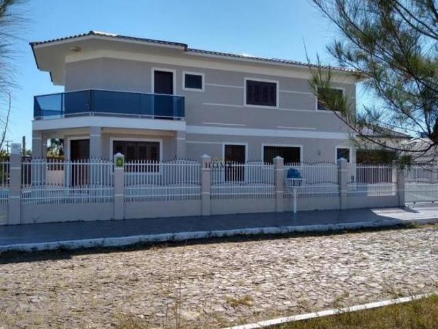 Sobrado em Atlântida Sul próximo ao mar