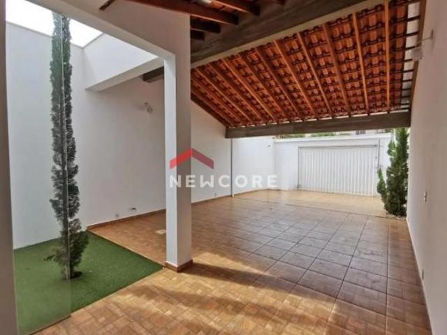 Sobrado em Avenida Irmã Antonia de Arruda Camargo Jardim Vale das Rosas Araraquara/SP