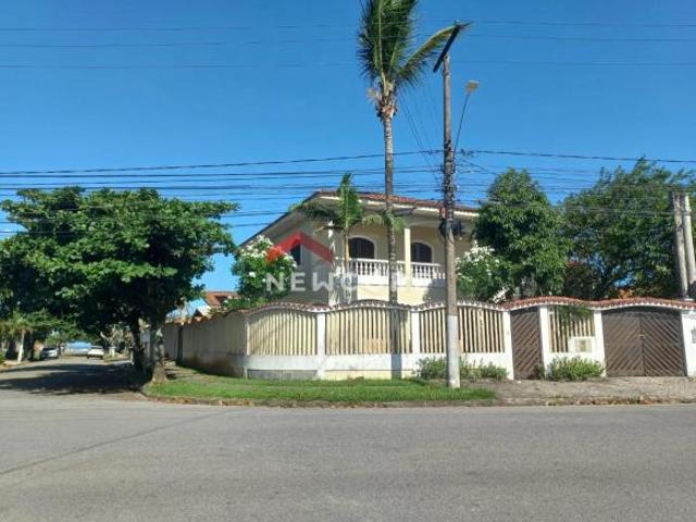 Sobrado em Avenida Rui Barbosa Centro Itanhaém/SP