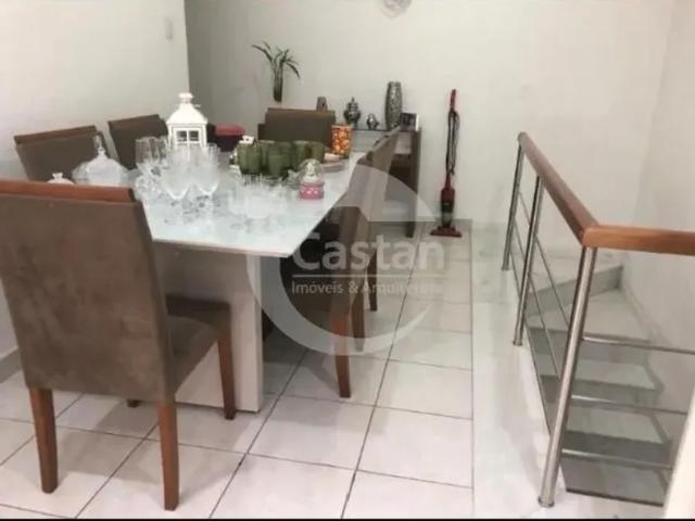 Casa 3 dormitórios, 2 banheirs e 2 vagas