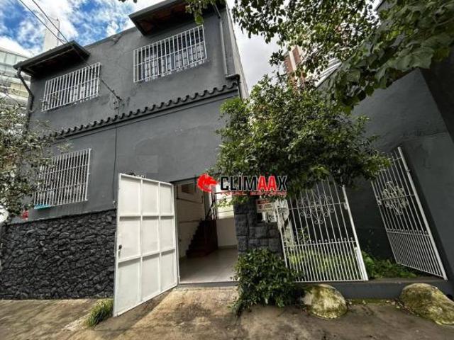 Sobrado em Alto da Lapa com 80m² úteis, 150m² de terreno, 3 dorm. e jardim Zona Oeste SP