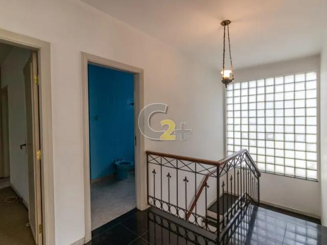 Sobrado em Alto de Pinheiros com 4 quartos 2 suites 5 Vagas 343M²