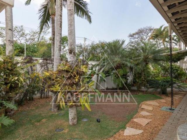 Sobrado em Alto de Pinheiros 5 Dormitórios 3 Suítes, 4 Vagas de Garagem, 413m²