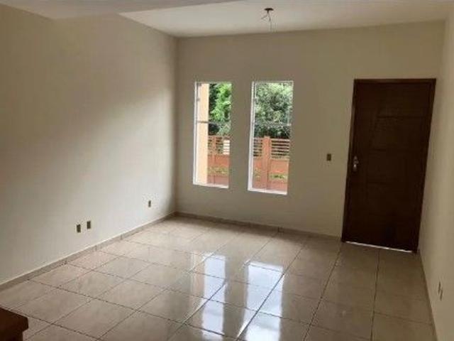 Sobrado em Aparecidinha, Sorocaba/SP de 71m² 2 quartos à venda por R$ 214.000,00