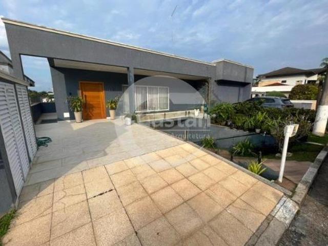Sobrado em Arujázinho IV