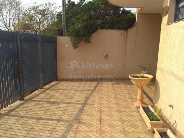Sobrado em Barretos, terreno de 341 m² e 247 m² de construção