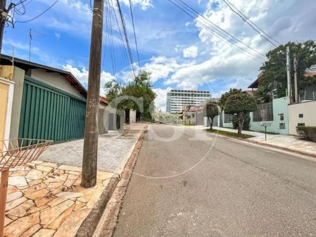 Sobrado em Bolsão: 3 Qts, Suíte c/ Closet. Lazer e Escritório. Próx. a Shopping e Escolas