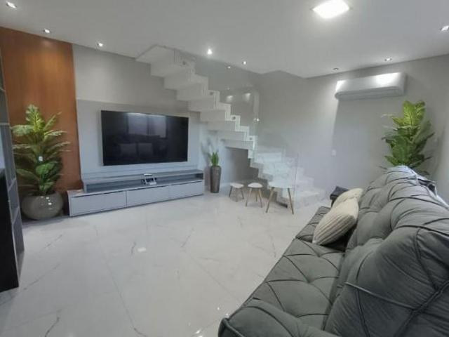 Sobrado em Boqueirão, Araucária/PR de 163m² 3 quartos à venda por R$ 1.350.000,00