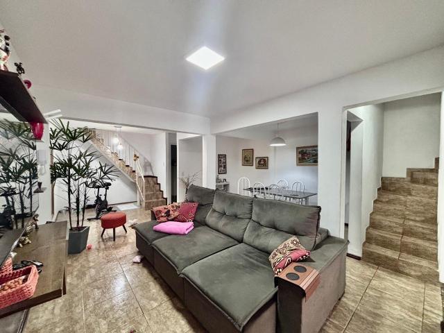 Sobrado em Boqueirão, Curitiba/PR de 0m² à venda por R$ 489.900,00