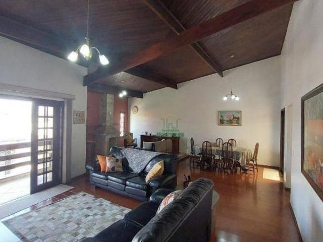 Sobrado em Bragança Paulista, com 3 dormitórios à venda, 391 m² por R$ 900.000 Vila Mota Braganç