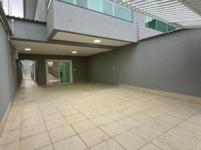 Sobrado em Canto do Forte, Praia Grande/SP de 330m² 4 quartos à venda por R$ 1.975.000,00