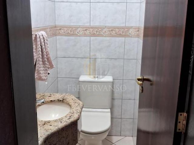 Sobrado em Centro Guaratuba, PR