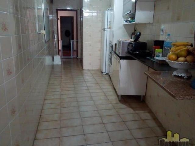 Sobrado em Centro, Jacareí/SP de 0m² 4 quartos à venda por R$ 371.000,00