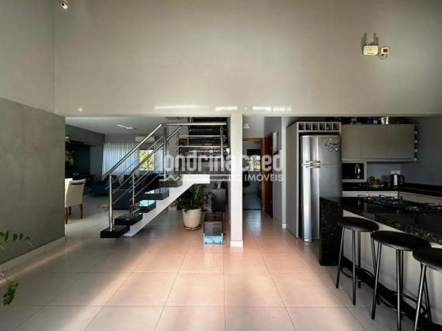 Sobrado em Centro, Londrina/PR de 153m² 4 quartos à venda por R$ 799.000,00