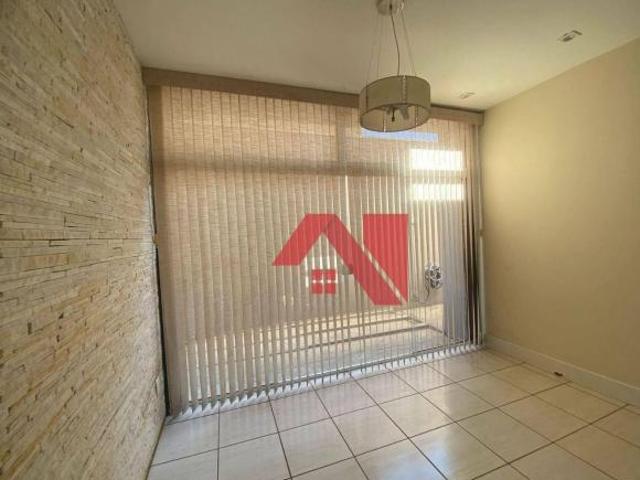 Sobrado em Centro, Mogi Guaçu/SP de 200m² 3 quartos à venda por R$ 900.000,00