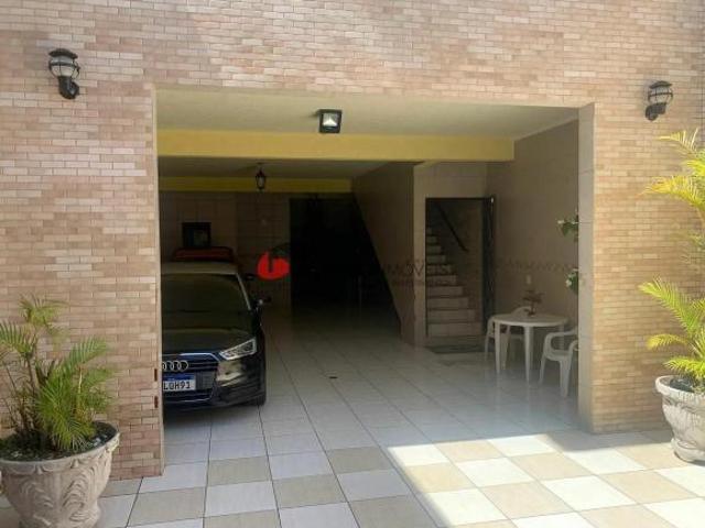 Sobrado à venda 3 Quartos, 1 Suite, 6 Vagas, 252M², Cerâmica, São Caetano do Sul SP