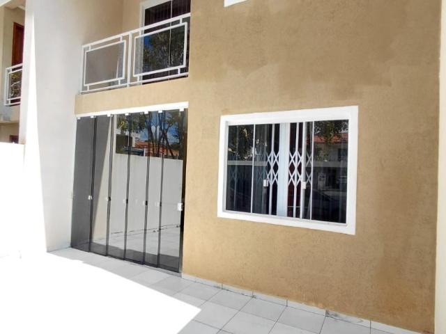 Sobrado em Cidade Industrial, Curitiba/PR de 70m² 3 quartos à venda por R$ 374.900,00