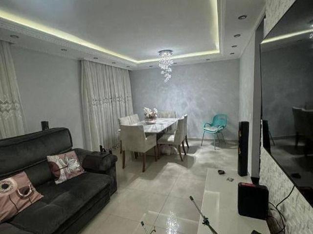 Sobrado em cond. com 3 quartos sendo 1 suíte, área gourmet, 2 vagas à venda, 130 m² por R$ 690.000,0