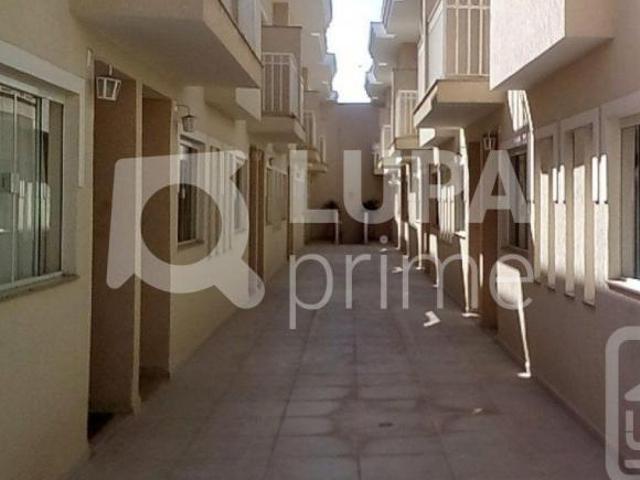 SOBRADO EM COND. FECHADO VILA MAZZEI