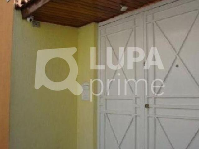 SOBRADO EM COND. FECHADO PARADA INGLESA