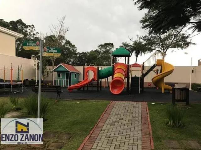 Sobrado em condomínio com segurança 24 horas