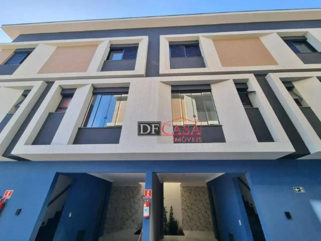 Sobrado em condomínio a venda na Vila Ré com 2 dormitórios e 1 vaga de garagem próximo ao Metrô