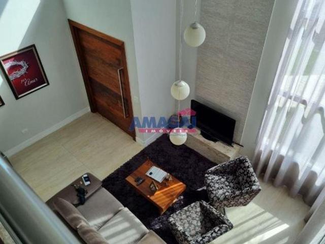 Sobrado em Condominio 3 dorms, 03 suites, 04 vagas
