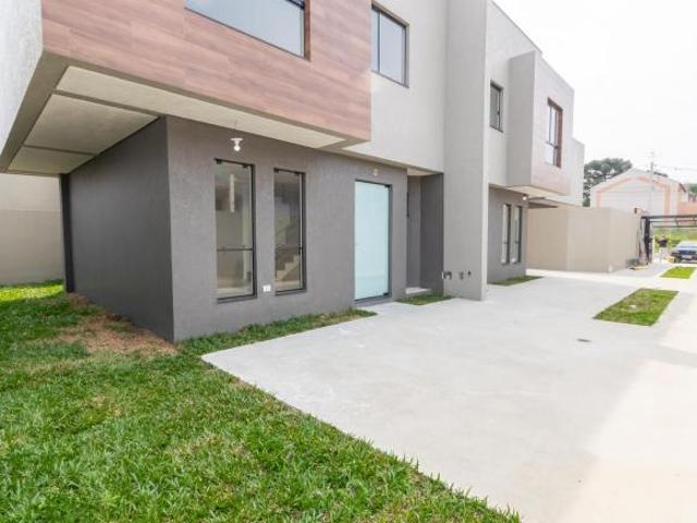 Sobrado em Condominio | 3 Dorms | 2 Vagas | 110m² | Uberaba Curitiba/PR