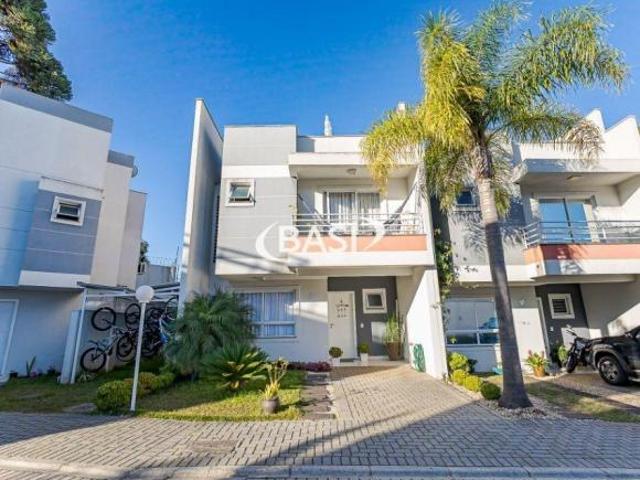 Sobrado em condominio, com 03 dormitorios, armarios, 02 vagas