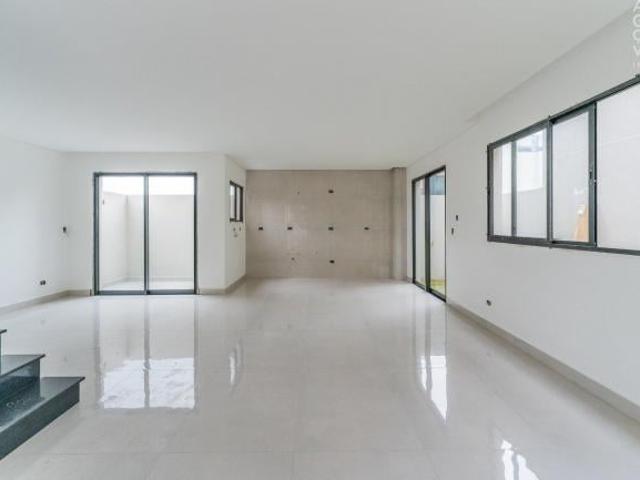 Sobrado em Condomínio, 03 Quartos, 02 Vagas, Terraço com Churrasqueira, Boqueirão, Curitiba AGONLA