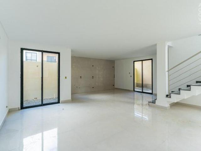 Sobrado em Condomínio, 03 Quartos, 02 Vagas, Terraço com Churrasqueira, Boqueirão, Curitiba AGONLA