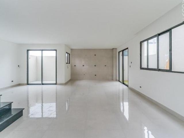 Sobrado em Condomínio, 03 Quartos, 02 Vagas, Terraço com Churrasqueira, Boqueirão, Curitiba AGONLA