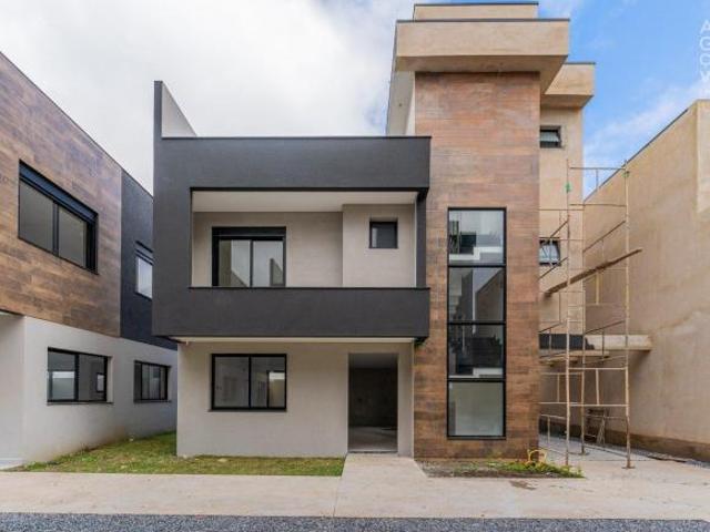 Sobrado em Condomínio, 03 Quartos, 02 Vagas, Terraço com Churrasqueira, Jardim das Américas, Curitib