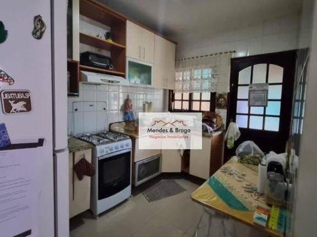 Sobrado em Condomínio 2 dormitórios área gourmet 1 vaga Jardim do Papai Avalia Permuta