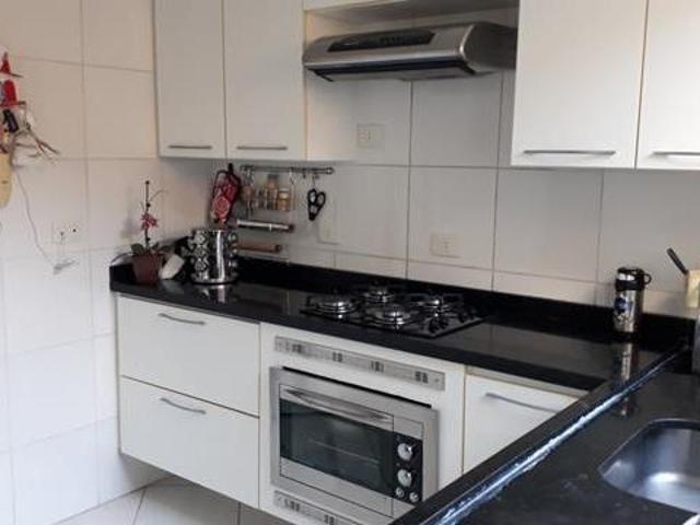 Sobrado em Condomínio 2 quartos, 2 vagas, churrasqueira, piscina. FL22