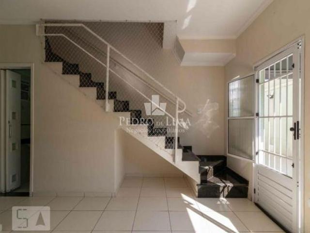 Sobrado em condomínio 69m²