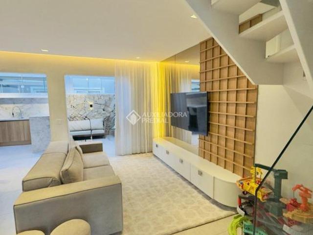 Sobrado em Condominio