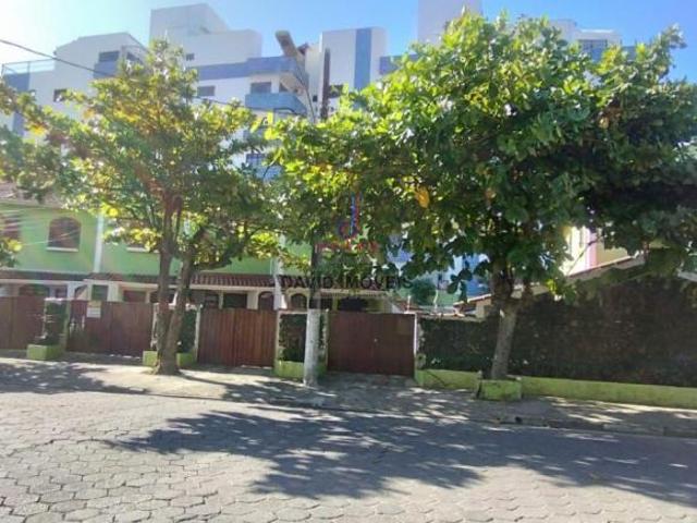 Sobrado em Condomínio com Piscina em Caraguatatuba, Próximo à Praia